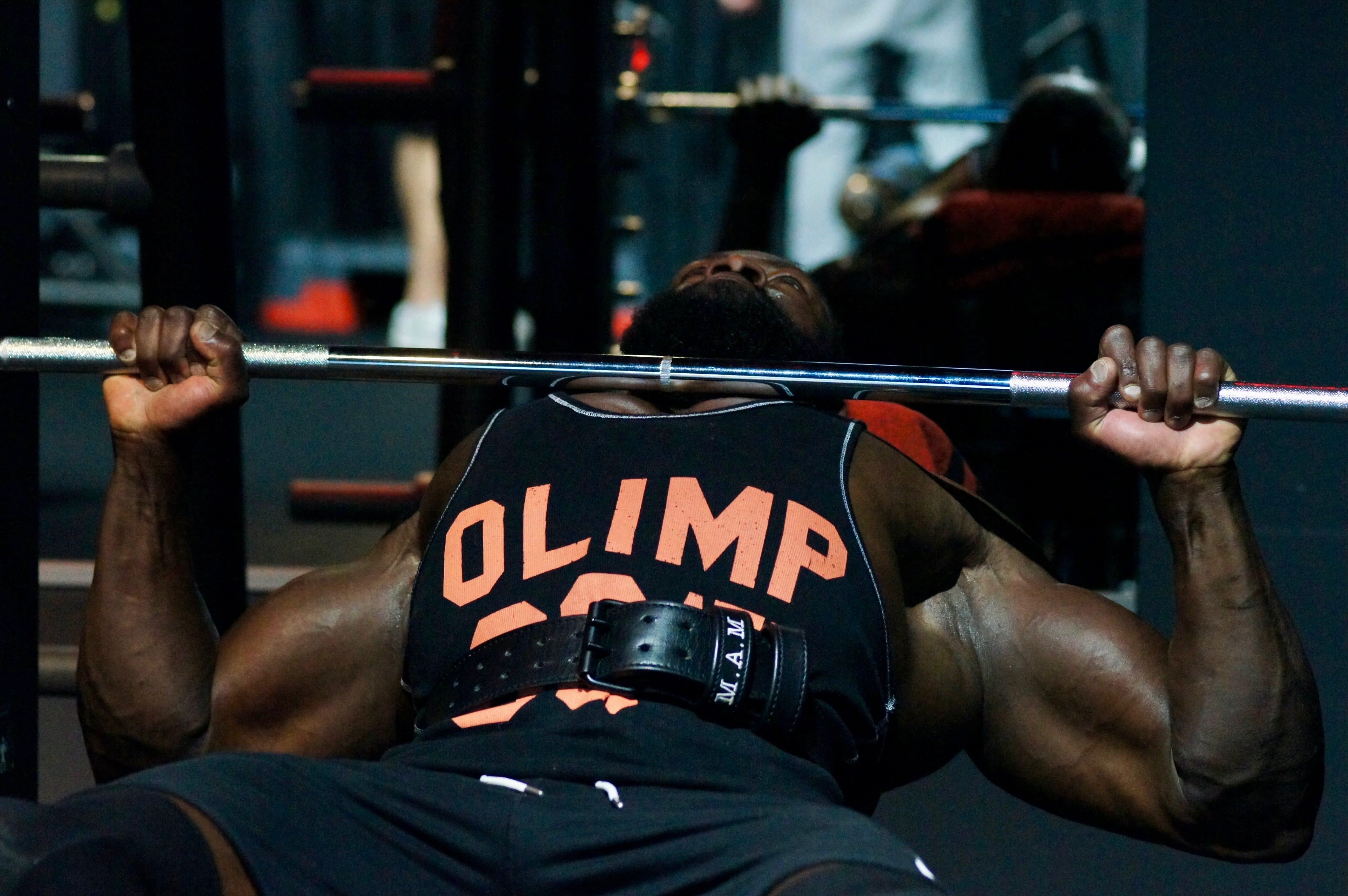 Amputé des jambes, Bionic Body se reconstruit par le bodybuilding