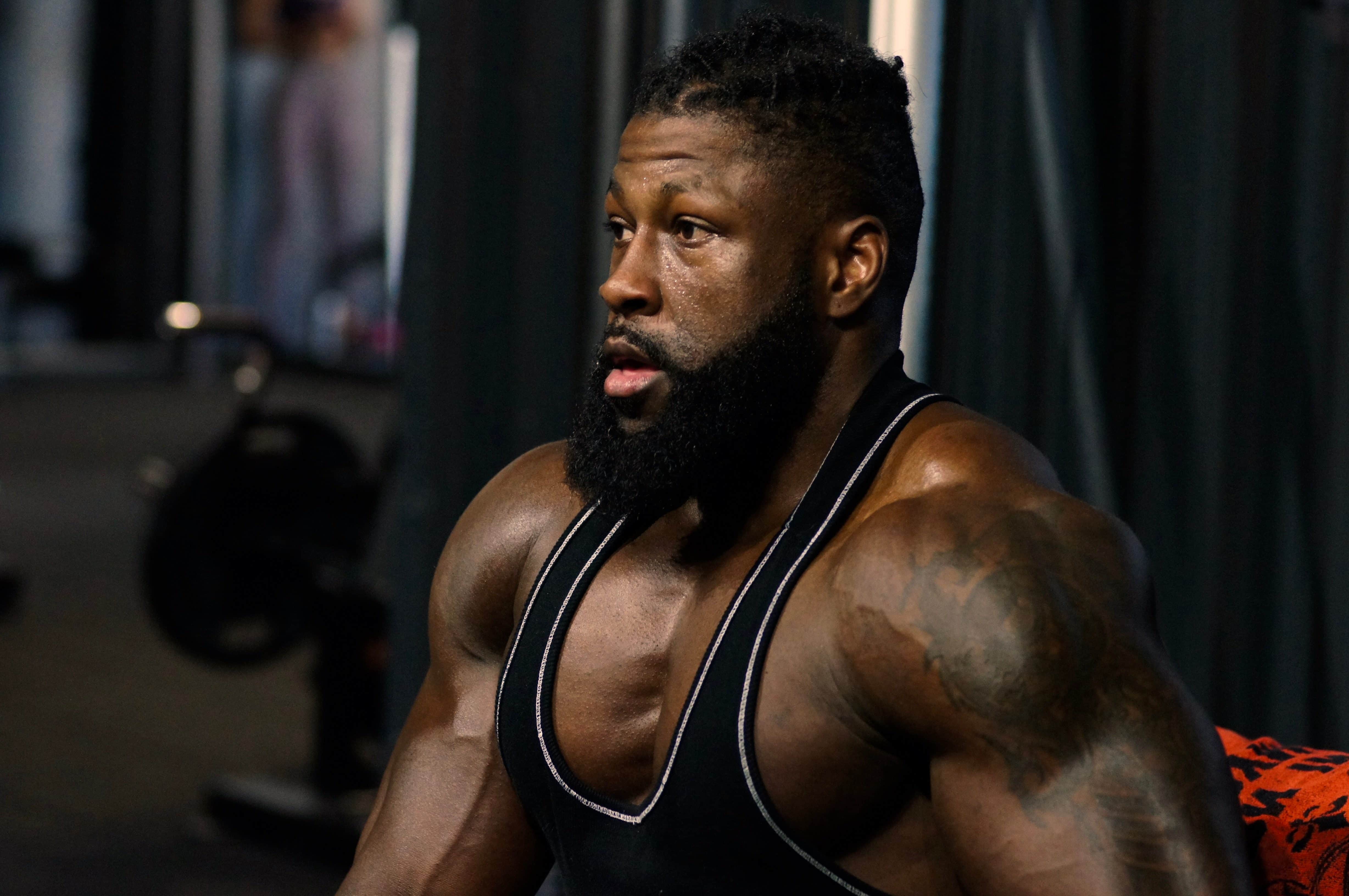 Amputé des jambes, Bionic Body se reconstruit par le bodybuilding