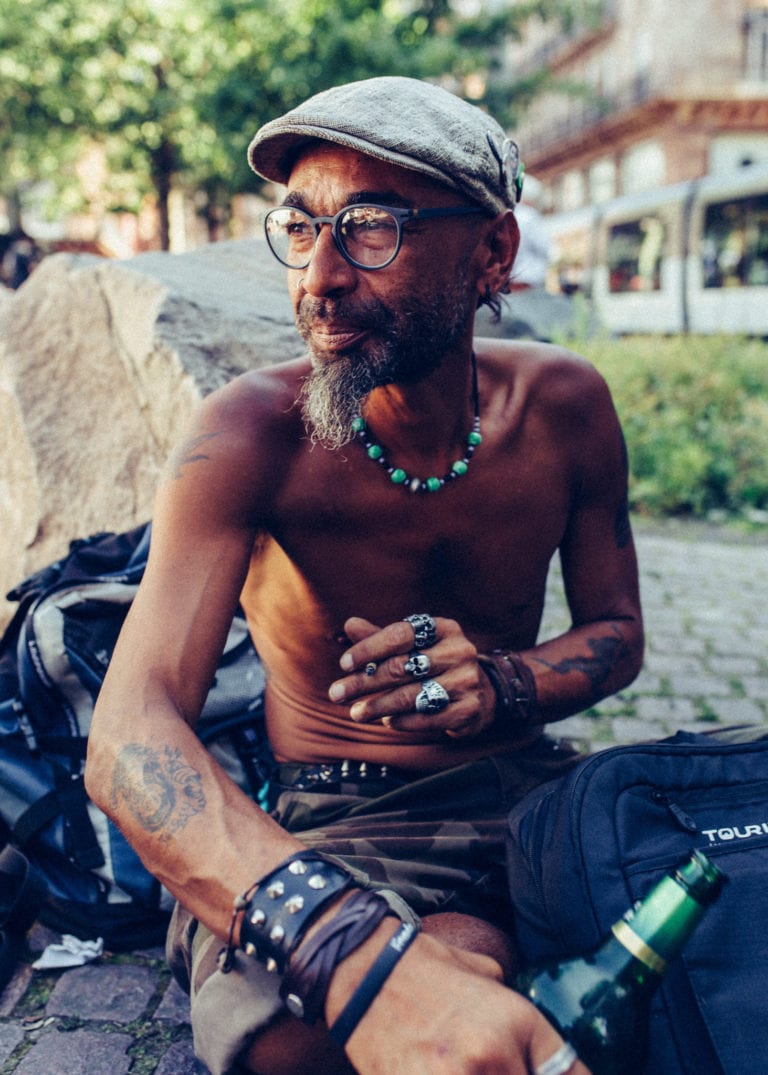 Avec les punks à chien de Strasbourg, en quête de liberté