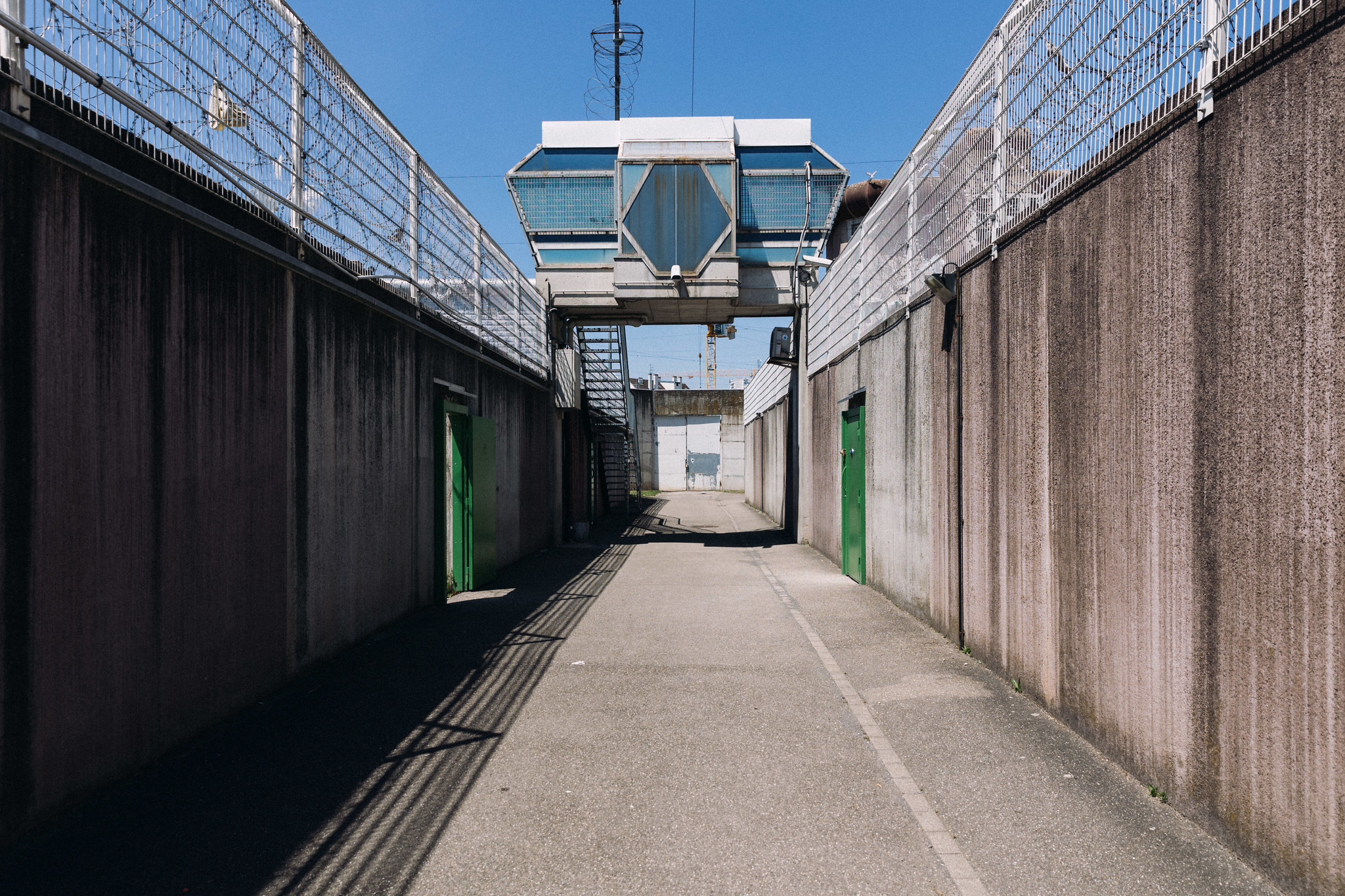 Comment les détenus font entrer des téléphones à la prison de Strasbourg